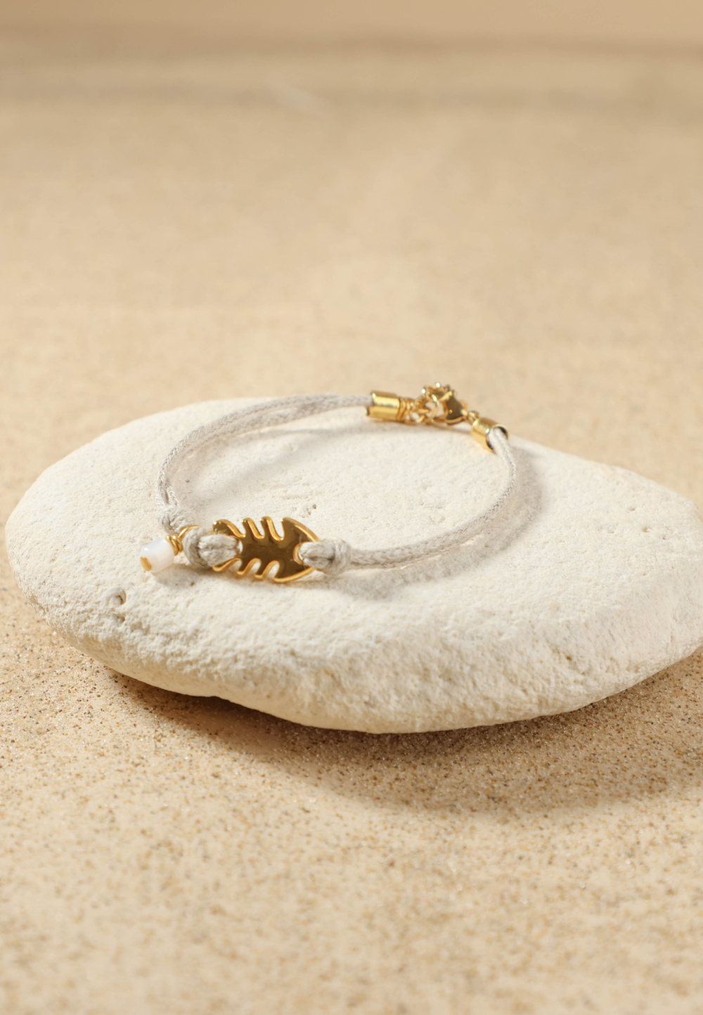 Bracelet lin et doré : Alevin - Retour de plage
