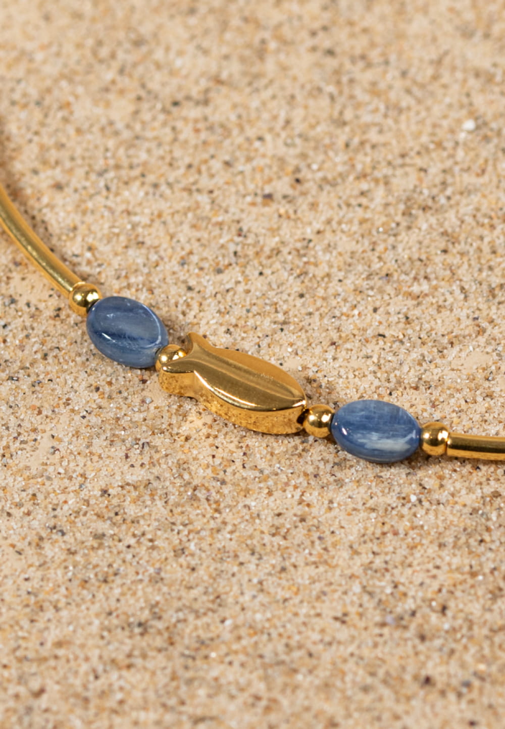 Collier doré et bleu poisson et cyanite : Marina - Retour de plage