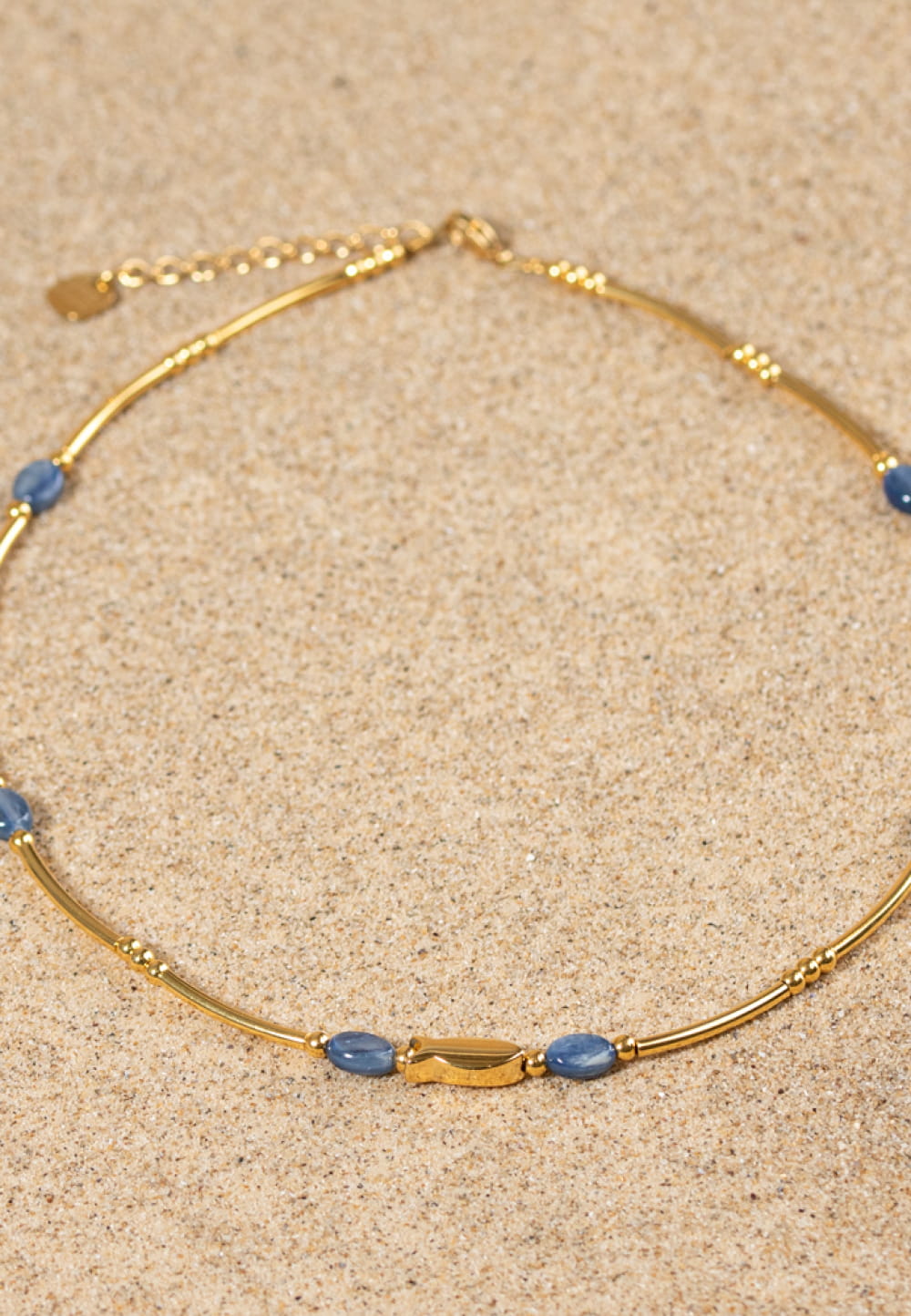 Collier doré et bleu poisson et cyanite : Marina - Retour de plage